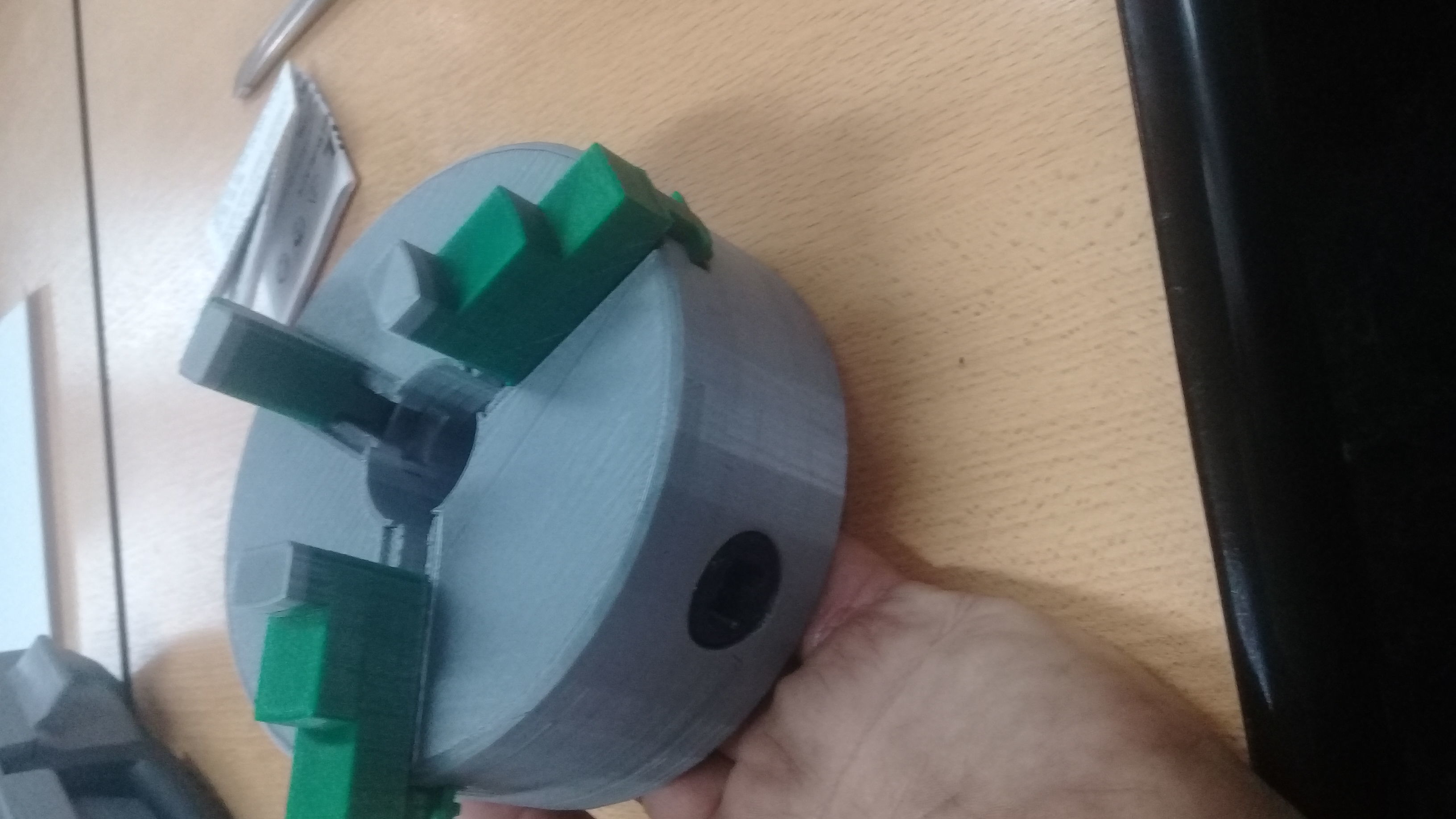 STL file Self-centering universal mandrel・Template to download and 3D ...